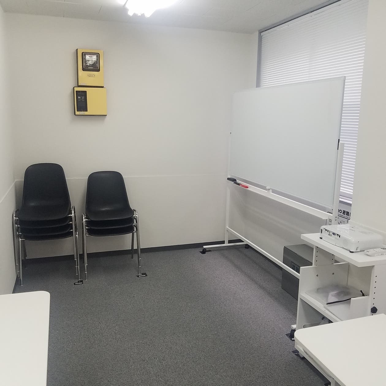 【半蔵門徒歩45秒/麴町駅徒歩4分】アクセス良好・低価格/48名収容/備品無料□会議・研修・セミナーにも最適□レイアウト変更自由の写真14