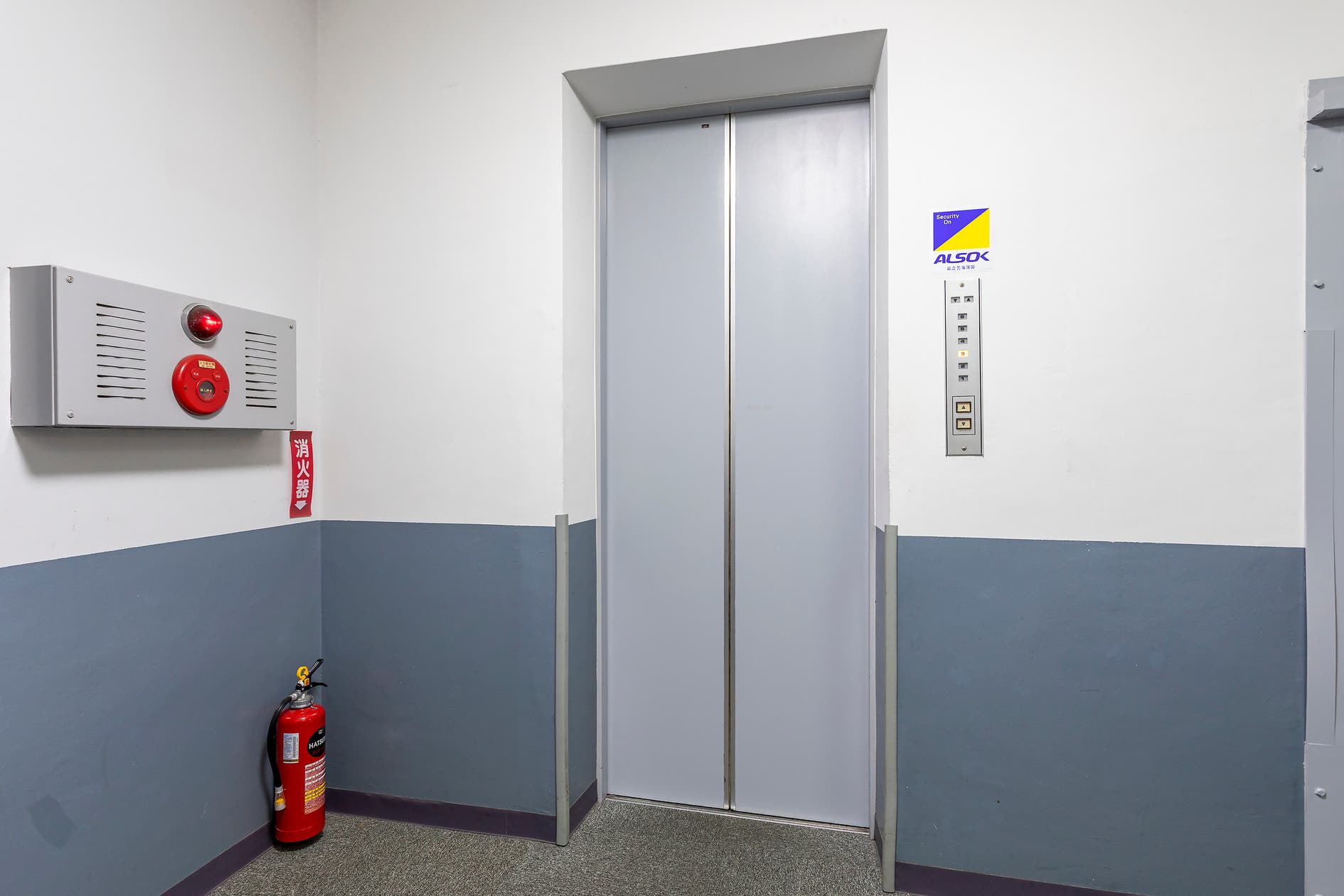 【半蔵門徒歩45秒/麴町駅徒歩4分】アクセス良好・低価格/48名収容/備品無料□会議・研修・セミナーにも最適□レイアウト変更自由の写真17