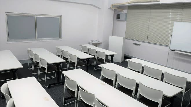 【仲御徒町徒歩45秒】昭和通り PJ/スクリーン/演台/マイク 備品全て無料 会議・研修・打ち合わせ・セミナーなどにおすすめの写真2