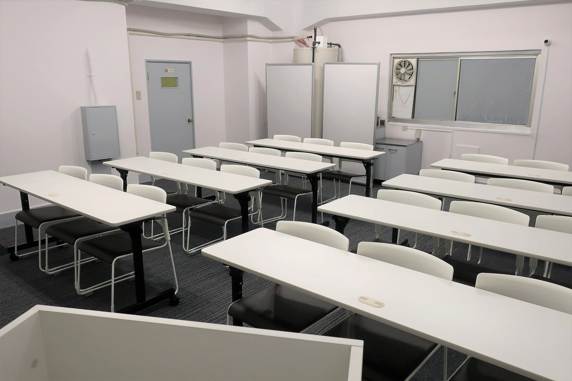 【仲御徒町徒歩45秒】昭和通り PJ/スクリーン/演台/マイク 備品全て無料 会議・研修・打ち合わせ・セミナーなどにおすすめの写真4