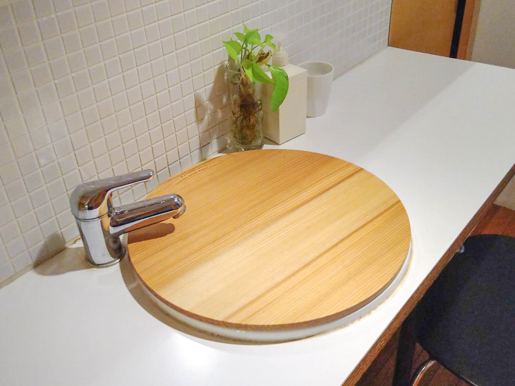 【駅徒歩5分、撮影・収録に】窓からの木漏れ日、大きな本棚が好評。フローリング、大きな窓は開放感があり、風通し抜群。の写真16