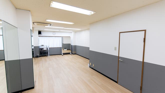 【麻布十番徒歩4分・六本木徒歩8分】【3F】換気・日当り良好/ウォーキング・ヨガ・撮影に人気/大型ミラー・移動式ミラー設置の写真13