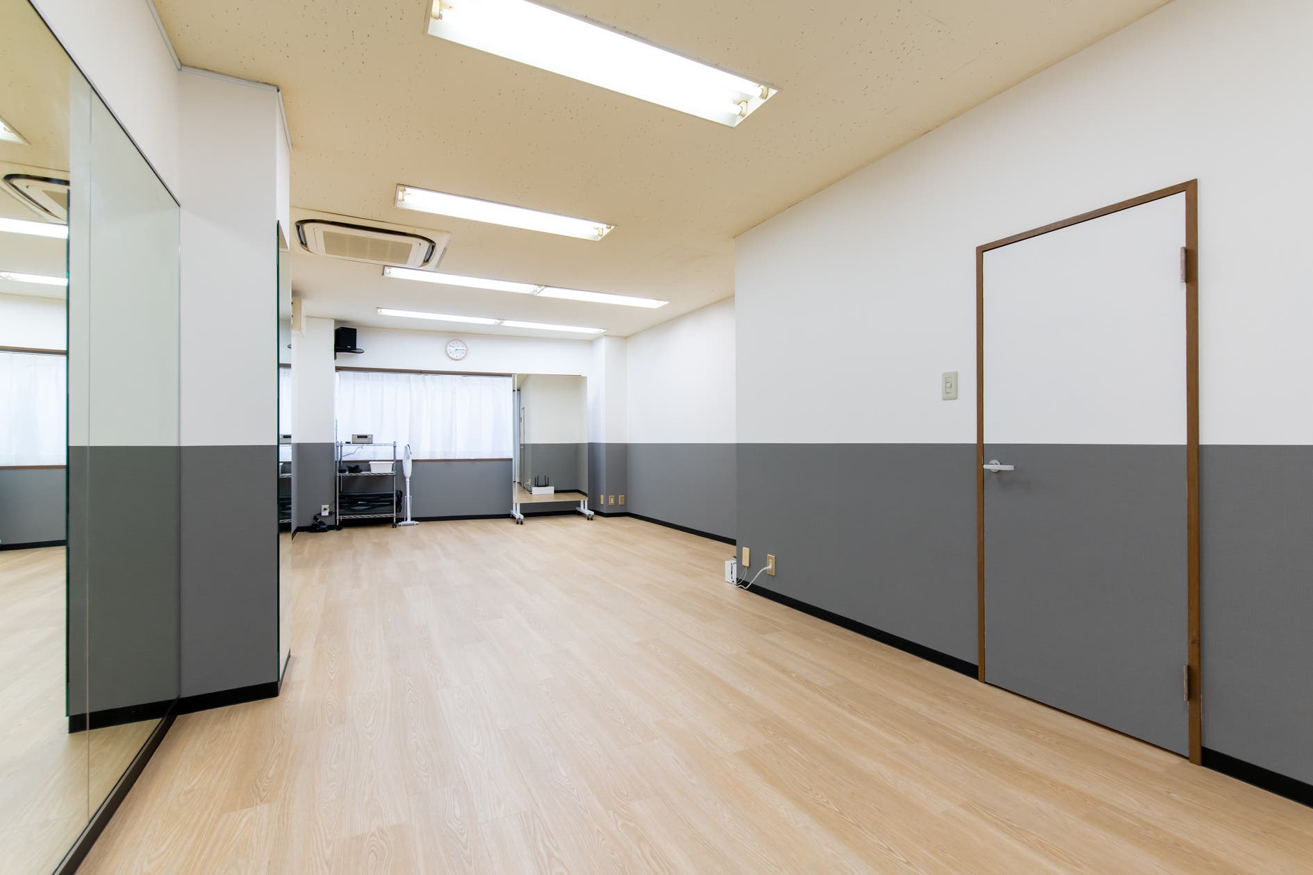 【麻布十番徒歩4分・六本木徒歩8分】【3F】換気・日当り良好/ウォーキング・ヨガ・撮影に人気/大型ミラー・移動式ミラー設置の写真14