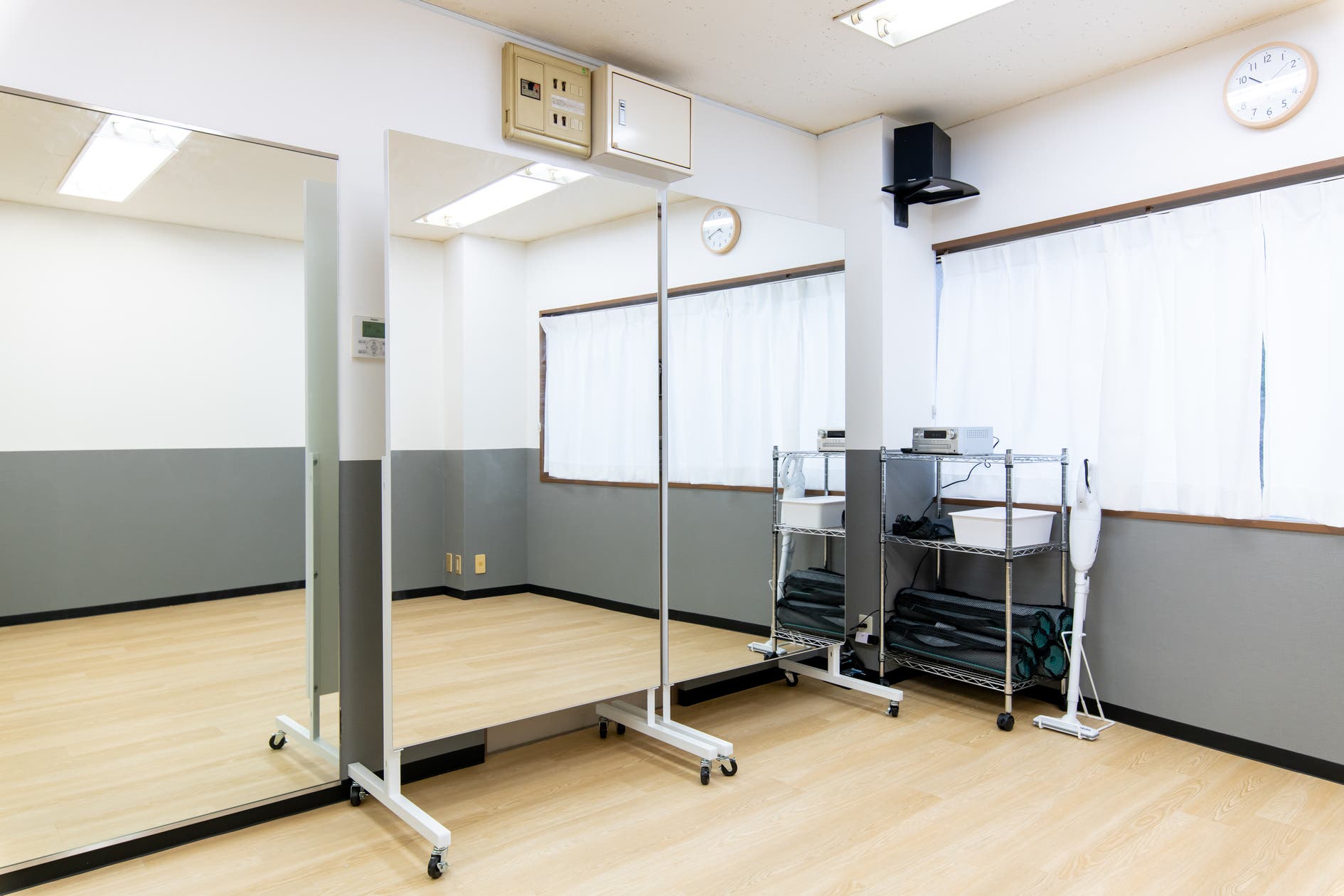 【麻布十番徒歩4分・六本木徒歩8分】【3F】換気・日当り良好/ウォーキング・ヨガ・撮影に人気/大型ミラー・移動式ミラー設置の写真17