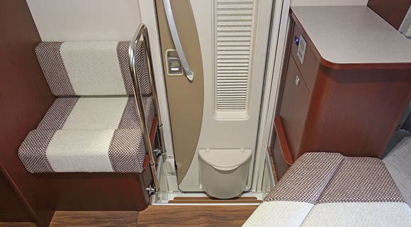 来て、見て、泊まって、遊べる手ぶらde車中泊体験ができる！キャンピングカーレンタルルーム！の写真25