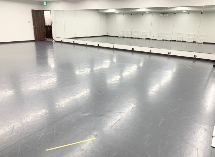【YTJ八王子スタジオ】京王八王子駅徒歩1分・鏡張りのダンスやレッスンに最適なスタジオですの写真1