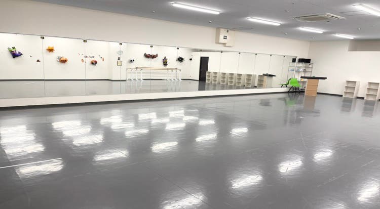 【YTJ新浦安スタジオ】新浦安駅徒歩20分・鏡張りのダンスやレッスンに最適なスタジオです