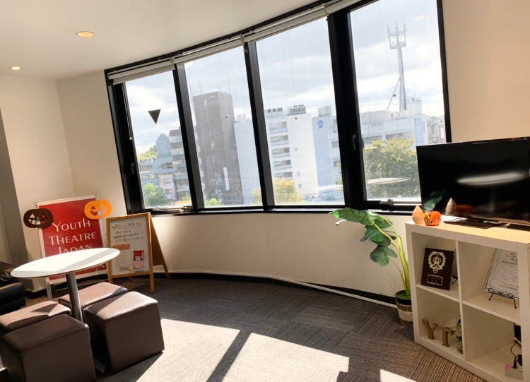 【YTJ枚方スタジオ】枚方市駅中央出口徒歩2分・鏡張りのダンスやレッスンに最適なスタジオですの写真9