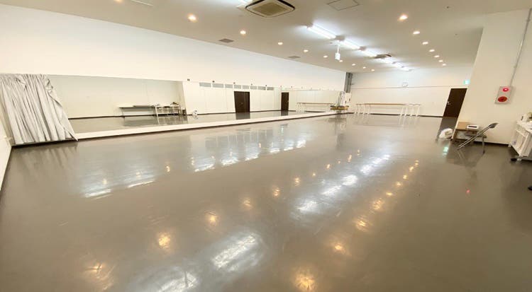 【YTJ千里スタジオ】千里中央駅徒歩5分・鏡張りのダンスやレッスンに最適なスタジオです