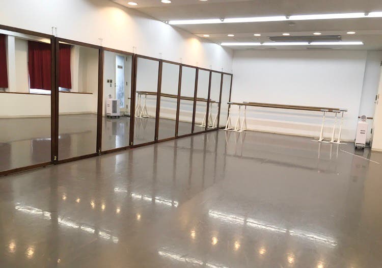 【YTJ茨木スタジオ】茨木市駅徒歩5分・鏡張りのダンスやレッスンに最適なスタジオですの写真4