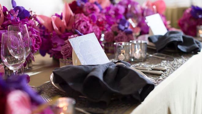 大宮 駅から徒歩3分【STORIA】気品あふれる贅沢な空間にムービングライトによる演出が魅力的な会場です。の写真3