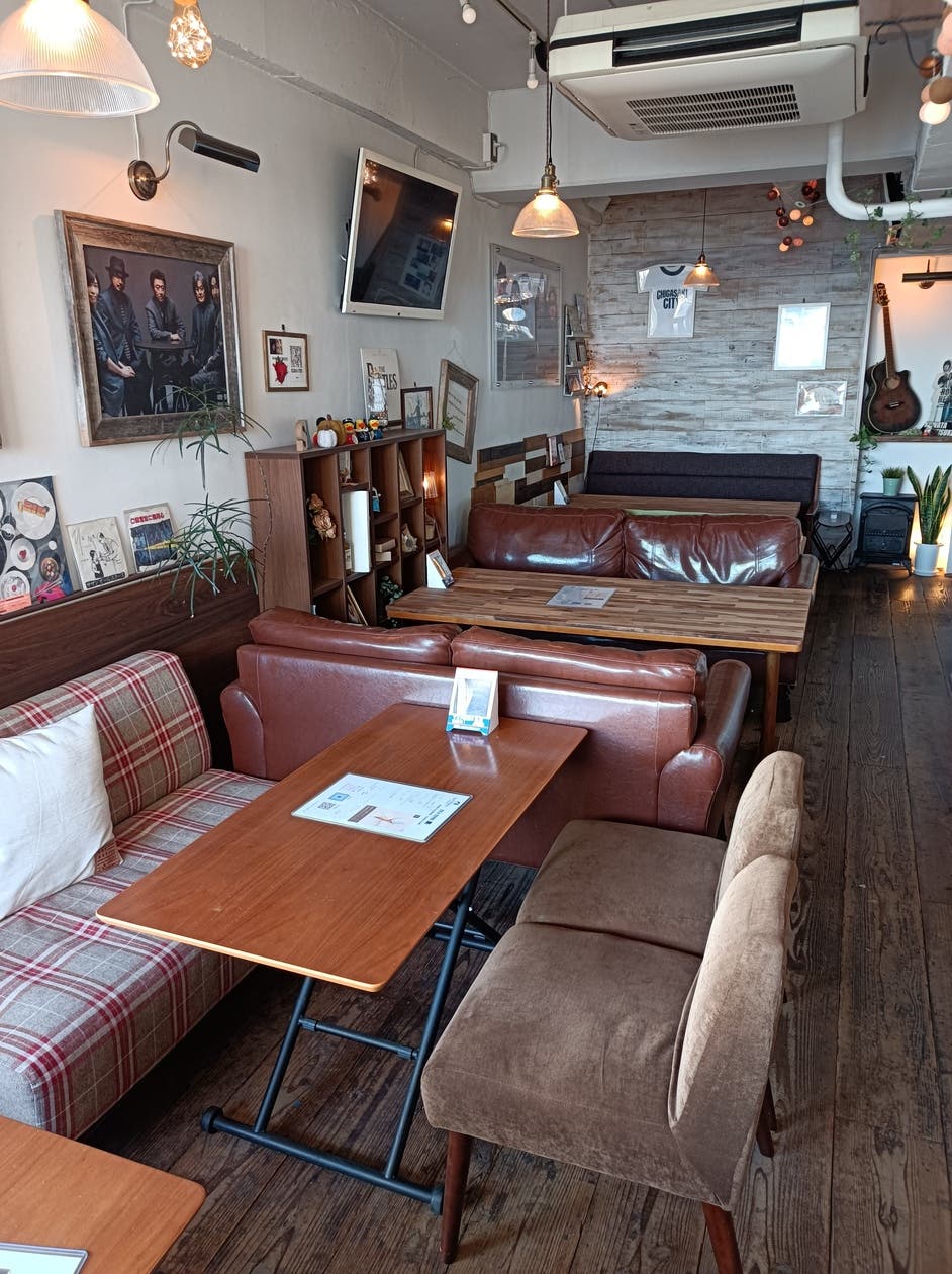 国道134号線沿い、サザンビーチと烏帽子岩の見えるテラスのあるカフェです。の写真9