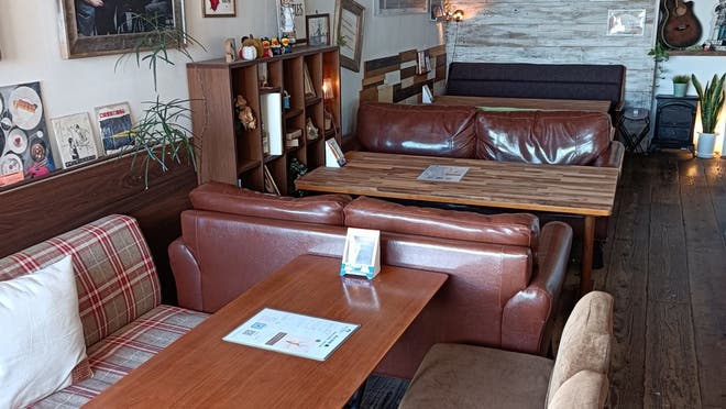 国道134号線沿い、サザンビーチと烏帽子岩の見えるテラスのあるカフェです。の写真9