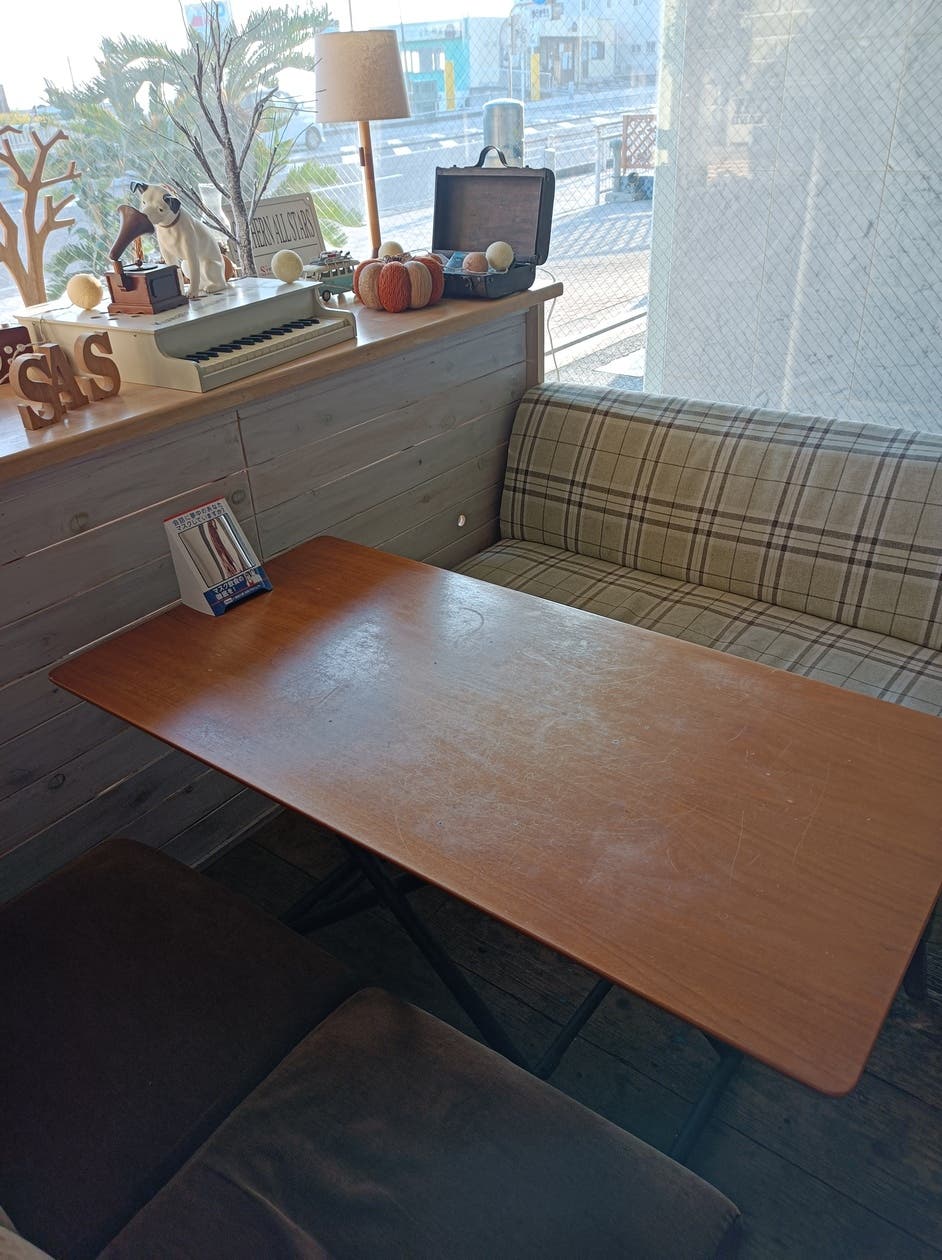 国道134号線沿い、サザンビーチと烏帽子岩の見えるテラスのあるカフェです。の写真8