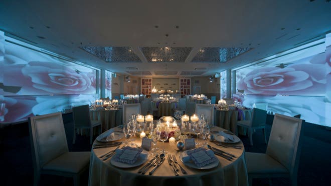 大宮 駅から徒歩3分【STORIA】気品あふれる贅沢な空間にムービングライトによる演出が魅力的な会場です。の写真1