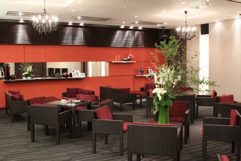 大宮駅から徒歩３分！【LUCE】上質でモダンな装いの披露宴会場で少人数でのご利用に最適の写真3