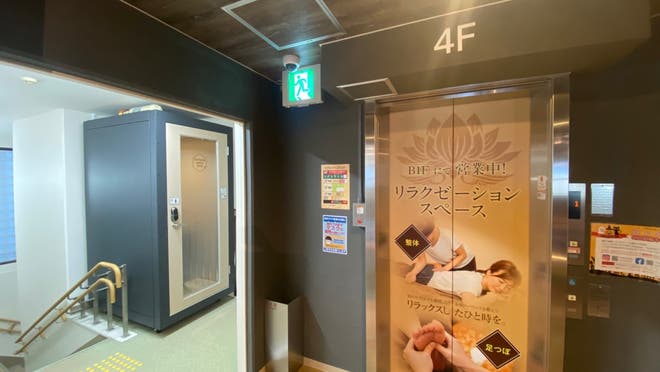 <RemoteworkBOX RAKU SPA1010神田店【No.1】>完全個室⭐️Wi-Fi無料!テレワーク/Zoom/自習の写真2