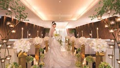 大宮駅から徒歩3分!【St.LIAISON】癒しと神秘の感動セレモニー。光差し込む挙式会場です。撮影利用に最適ですの写真3