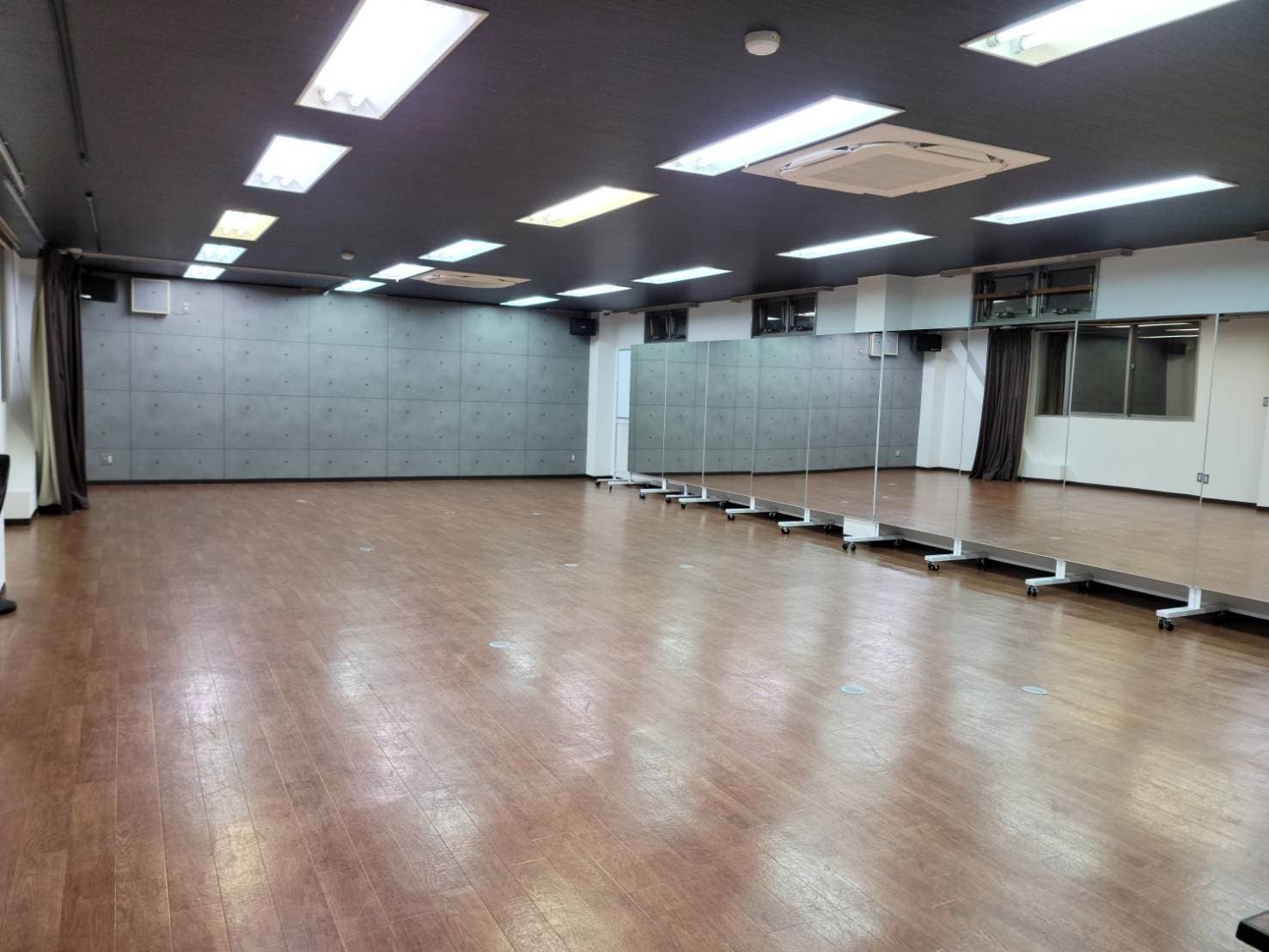 岸和田店　　当日予約OK！24時間利用可能！　自主練はもちろん、習い事や教室の開催にぴったりのスタジオ！！の写真4