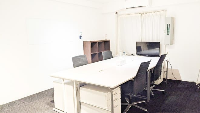 【秋葉原から6分・浅草橋から4分】Wi-Fi・ホワイトボード・モニター全て無料!最大着席人数7名!綺麗/明るい/ゆとりのある空間の写真1