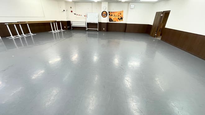 【YTJ武蔵小杉スタジオ】JR南武線武蔵小杉駅北口から徒歩8分・鏡張りのダンスやレッスンに最適なスタジオですの写真1