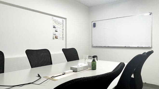 【浅草橋・秋葉原】Funshare貸会議室 6人収容 モニター・ホワイトボード完備の写真1