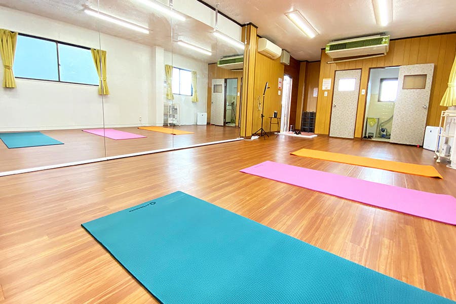 【尾崎駅3分🚶】LEDライト完備💡30㎡🏠4人並びで広々👥完全個室！ダンスの自主練習に最適 🕺大型鏡4枚🪞の写真16