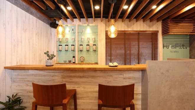 広尾駅から徒歩5分のトレーニングと施術が同時に行えるカフェ風スペースの写真1