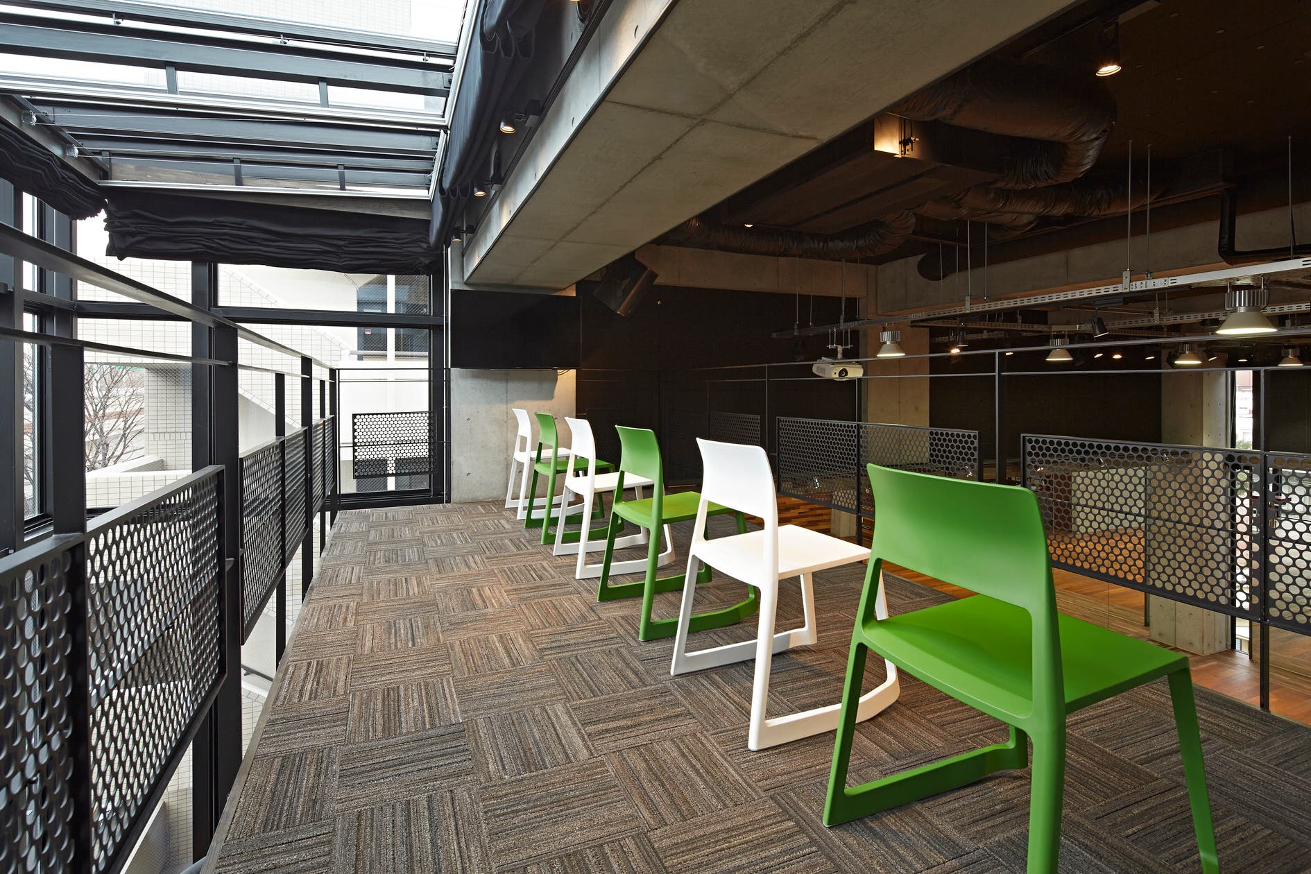 京王線・桜上水駅から徒歩5分！天井が高くて開放感のある、ロフト付きのダンススタジオです。の写真7