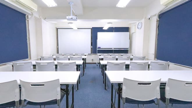 【東京駅2分!地下出口すぐ!32名】プロジェクター・ホワイトボード・WiFi全て無料!土足可!ふれあい貸し会議室 八重洲No38の写真1