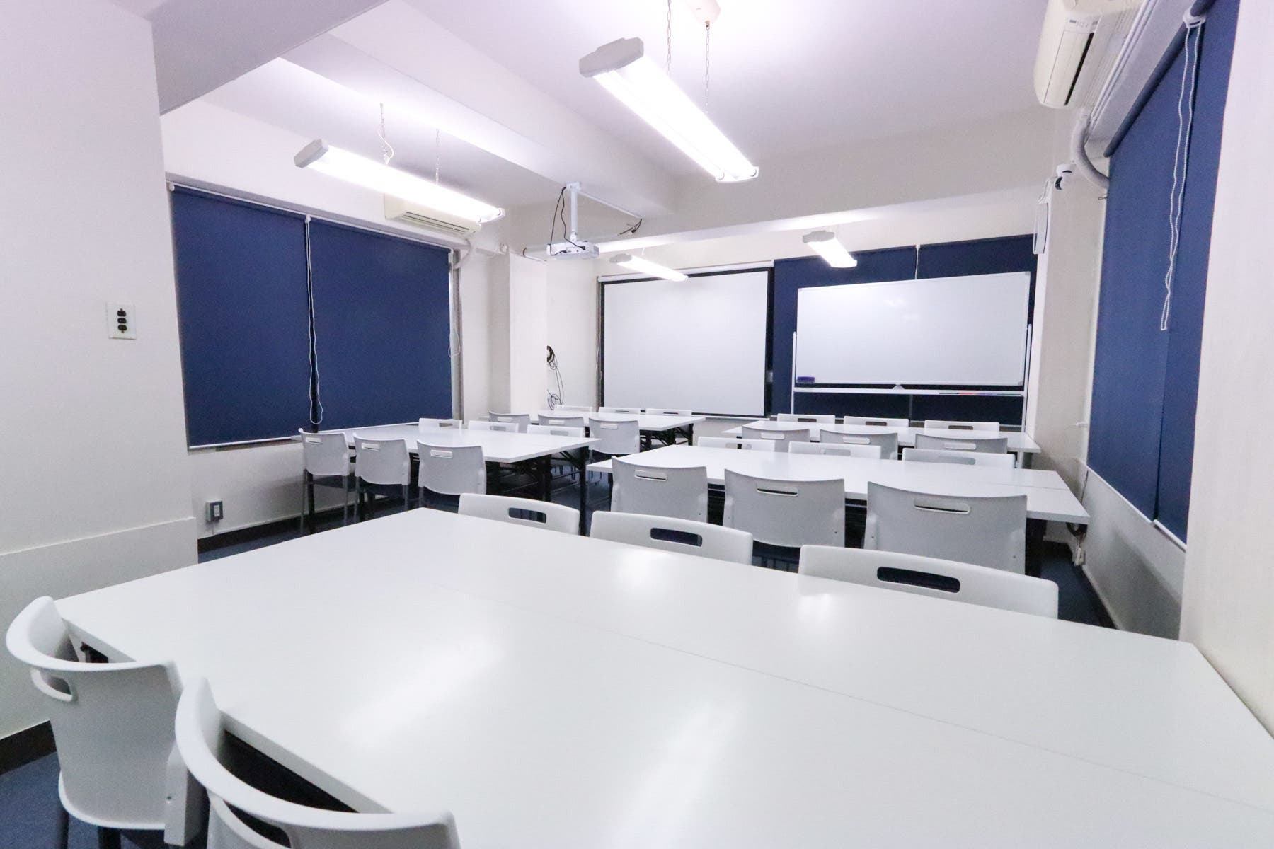 【東京駅2分！地下出口すぐ！32名】プロジェクター・ホワイトボード・WiFi全て無料！土足可！ふれあい貸し会議室 八重洲No38の写真8