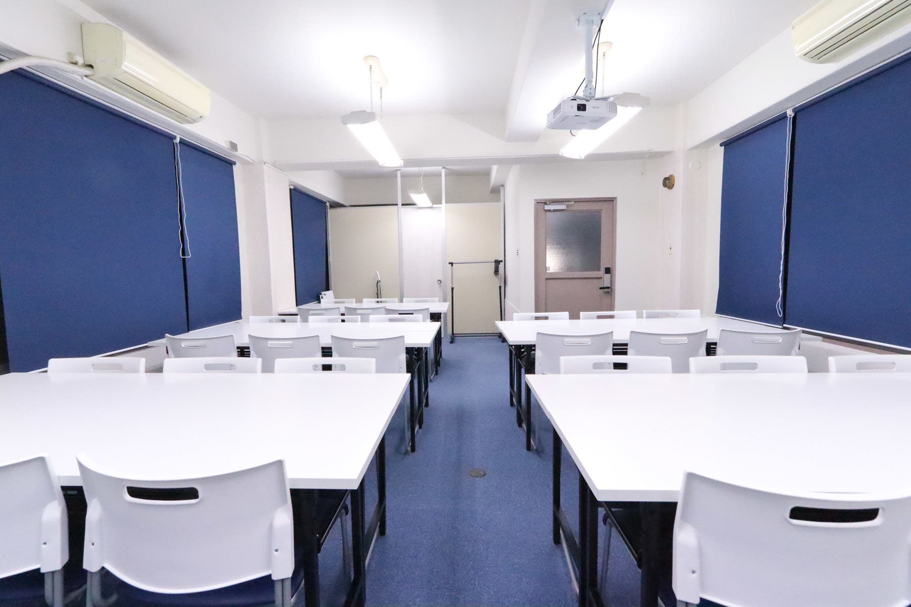 【東京駅2分！地下出口すぐ！32名】プロジェクター・ホワイトボード・WiFi全て無料！土足可！ふれあい貸し会議室 八重洲No38の写真11