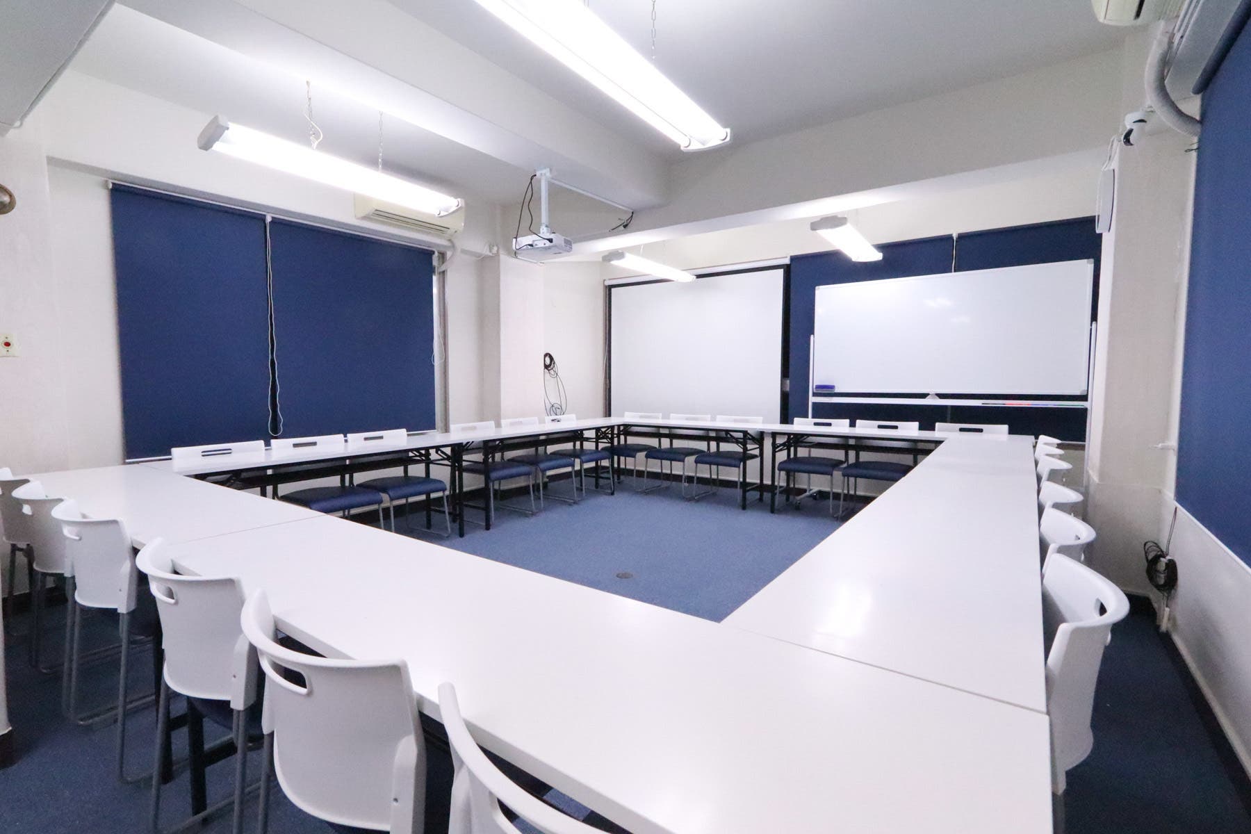 【東京駅2分！地下出口すぐ！32名】プロジェクター・ホワイトボード・WiFi全て無料！土足可！ふれあい貸し会議室 八重洲No38の写真14