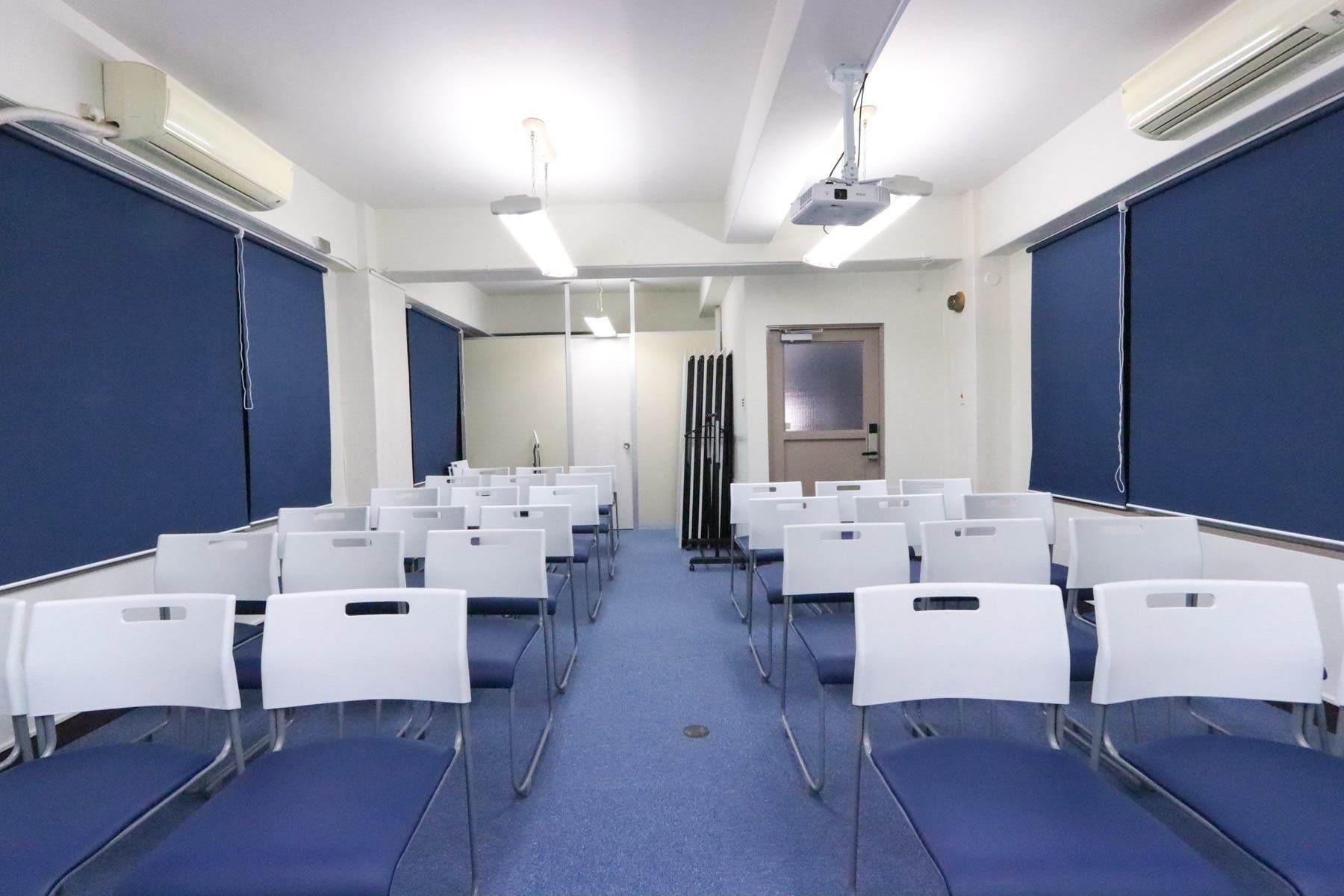 【東京駅2分！地下出口すぐ！32名】プロジェクター・ホワイトボード・WiFi全て無料！土足可！ふれあい貸し会議室 八重洲No38の写真15