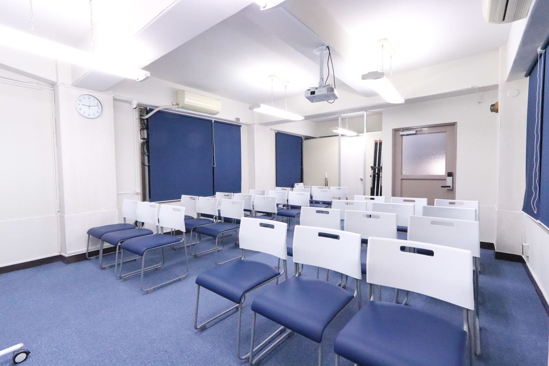 【東京駅2分！地下出口すぐ！32名】プロジェクター・ホワイトボード・WiFi全て無料！土足可！ふれあい貸し会議室 八重洲No38の写真17