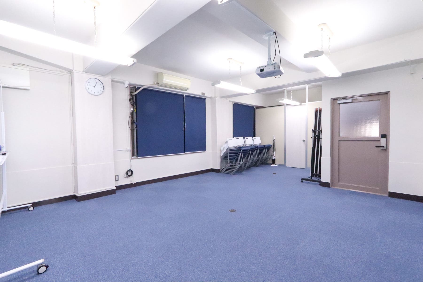 【東京駅2分！地下出口すぐ！32名】プロジェクター・ホワイトボード・WiFi全て無料！土足可！ふれあい貸し会議室 八重洲No38の写真20