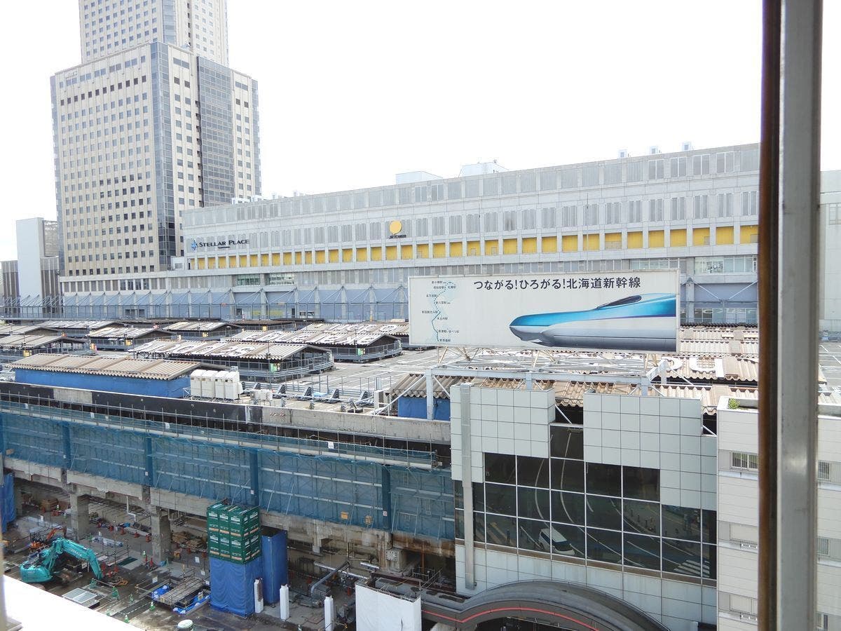 ＜カラフル会議室🌈札幌駅前＞【室内動画あり】⭐️ｲﾝﾎﾞｲｽ対応⭐️自然光 ⭐️広く(20㎡)明るい(南向窓)⭐️札幌駅を一望の写真14