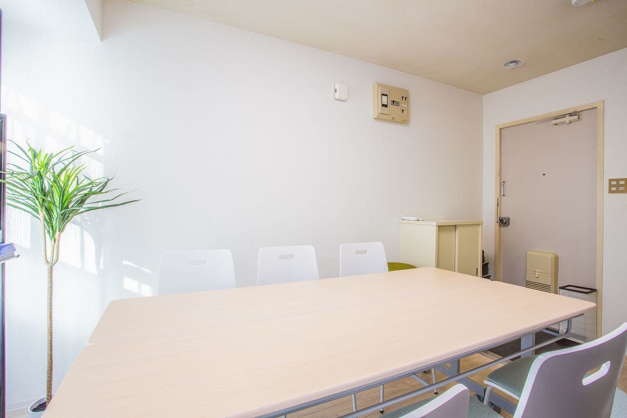 【ブックマークキャンペーン実施中】WiFi・モニター・ホワイトボード・Webカメラ・スピーカー無料！ふれあい貸し会議室 名古屋Aの写真5