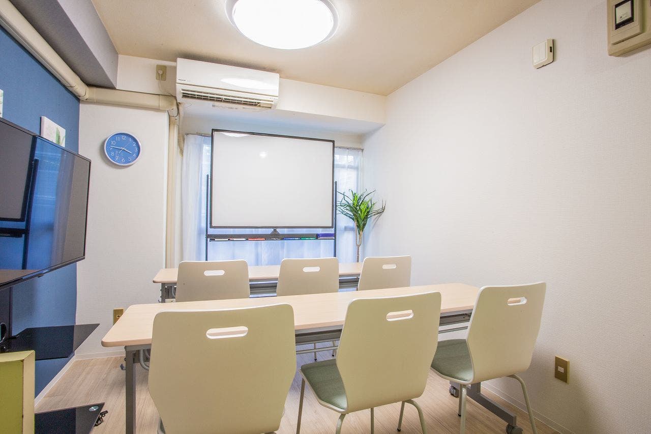 【ブックマークキャンペーン実施中】WiFi・モニター・ホワイトボード・Webカメラ・スピーカー無料！ふれあい貸し会議室 名古屋Aの写真10
