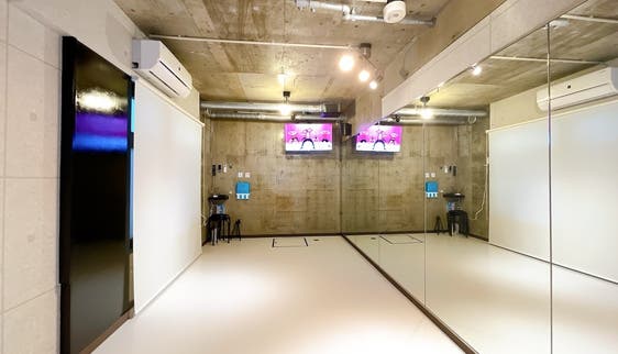 ✨NEW✨24h✨高速WiFi✨モニター完備✨オンラインレッスン対応✨【Studio B:定員3名】の写真1