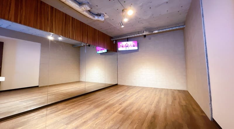 立川駅南口｜🉐地域最安値｜24h｜高速WiFi⚡｜モニター完備｜オンラインレッスン対応🕺｜立川南口店 Studio D［〜2名］