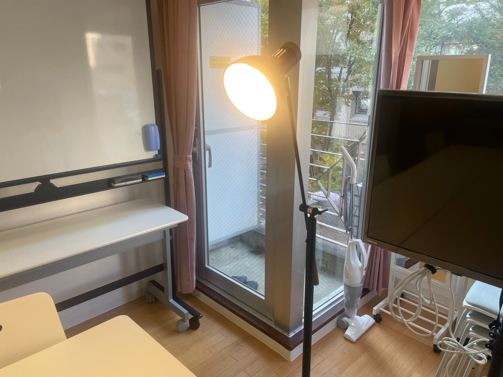 荻窪駅南口3分【即予約可・高速度WiFi・除菌完備】各種教室、会議、商談、面接、研修、撮影、ボドゲ、自習等に最適な個室スペースの写真9