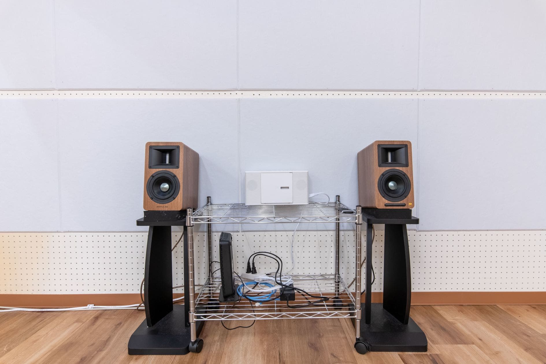 【港区】【赤羽橋徒歩１分・麻布十番店徒歩7分】防音設備有/大型ミラー設置/ダンス・楽器OK/長机椅子完備/高速回線/地下1階の写真15