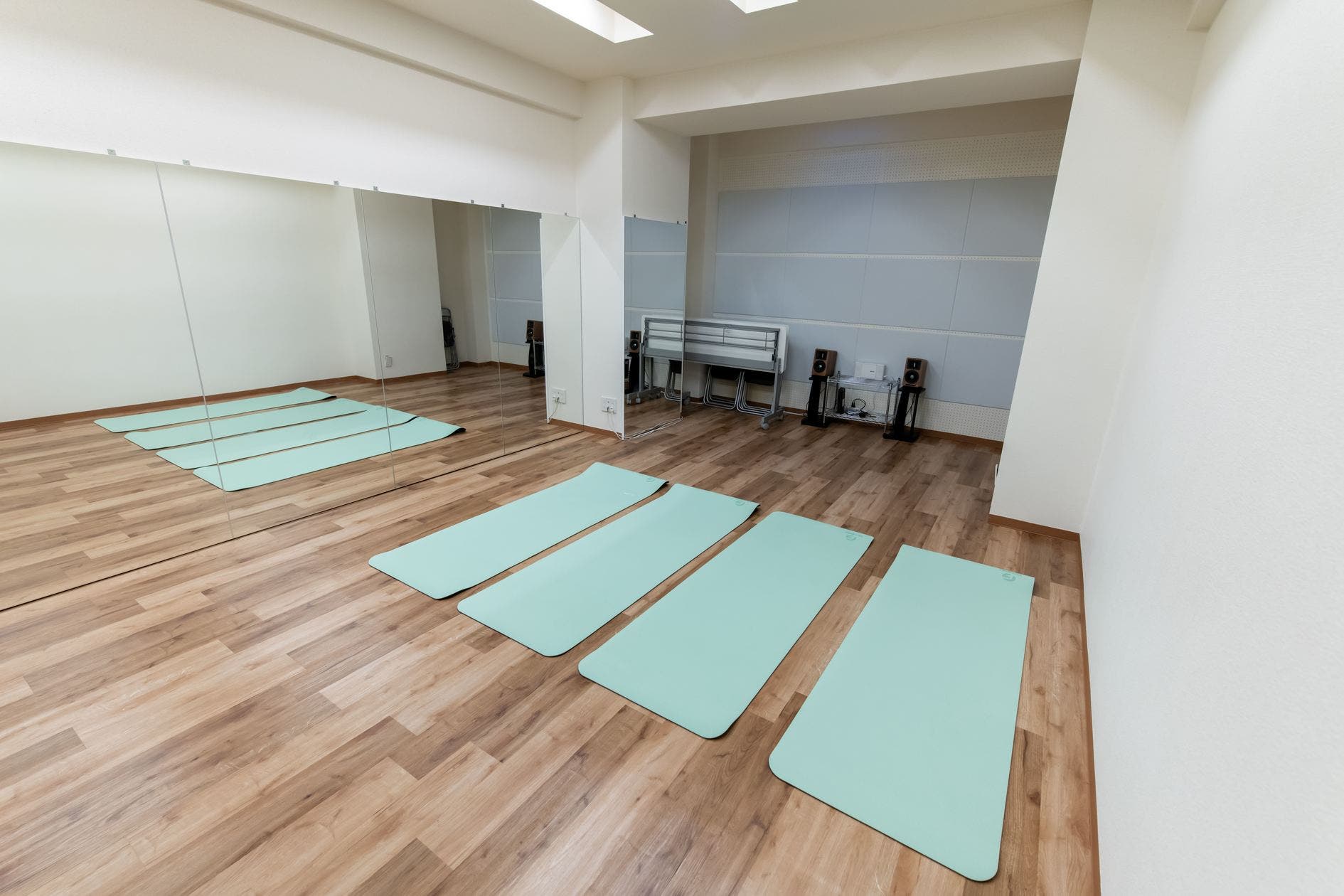 【港区】【赤羽橋徒歩１分・麻布十番店徒歩7分】防音設備有/大型ミラー設置/ダンス・楽器OK/長机椅子完備/高速回線/地下1階の写真9