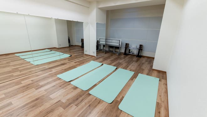 【港区】【赤羽橋徒歩1分・麻布十番店徒歩7分】防音設備有/大型ミラー設置/ダンス・楽器OK/長机椅子完備/高速回線/地下1階の写真9