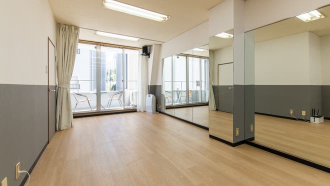 【麻布十番徒歩4分・六本木徒歩8分】【3F】換気・日当り良好/ウォーキング・ヨガ・撮影に人気/大型ミラー・移動式ミラー設置の写真5