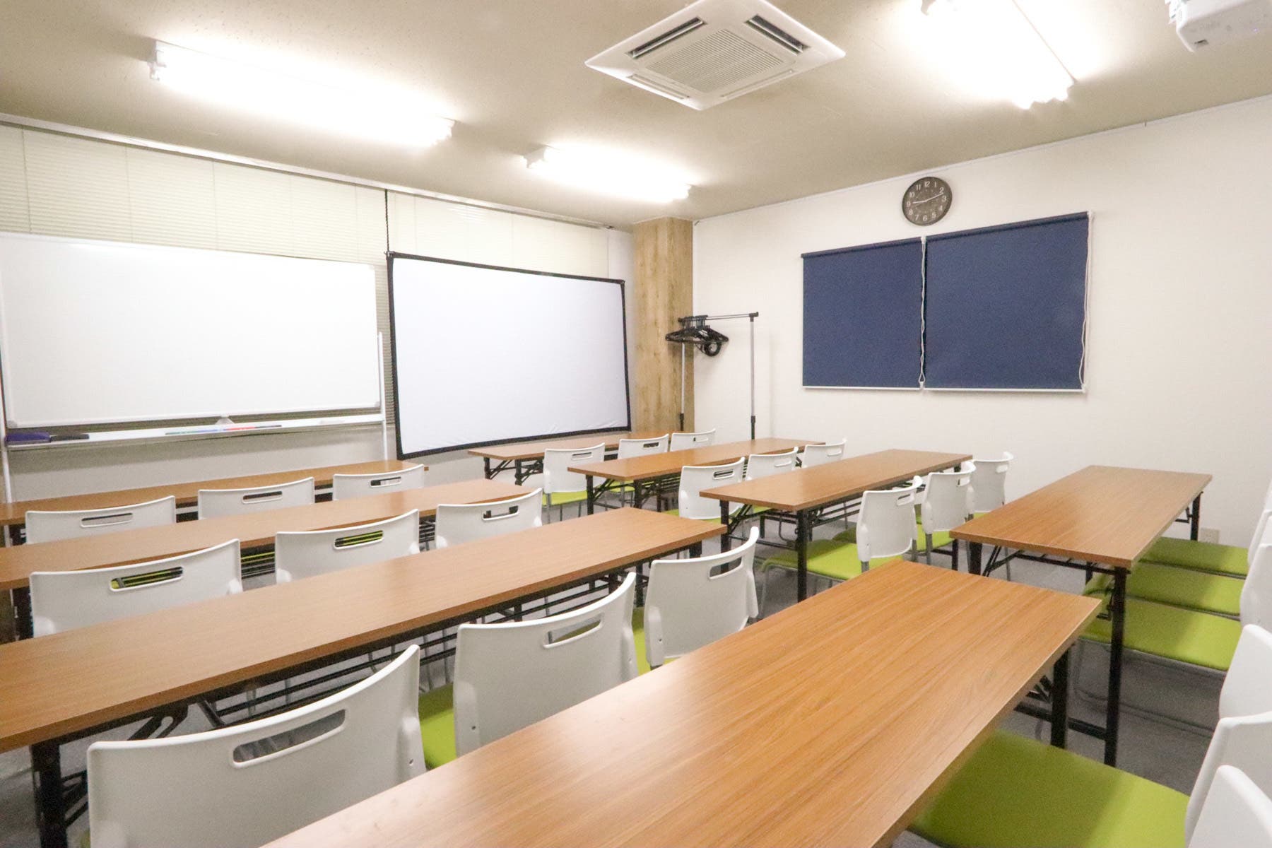 【新宿西口徒歩1分！オフィスビル！同規模で最安！24名】土足可！プロジェクター・WiFi無料！ふれあい貸し会議室 新宿No39の写真7