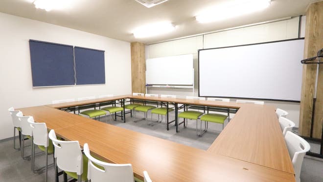 【新宿西口徒歩1分!オフィスビル!同規模で最安!24名】土足可!プロジェクター・WiFi無料!ふれあい貸し会議室 新宿No39の写真13