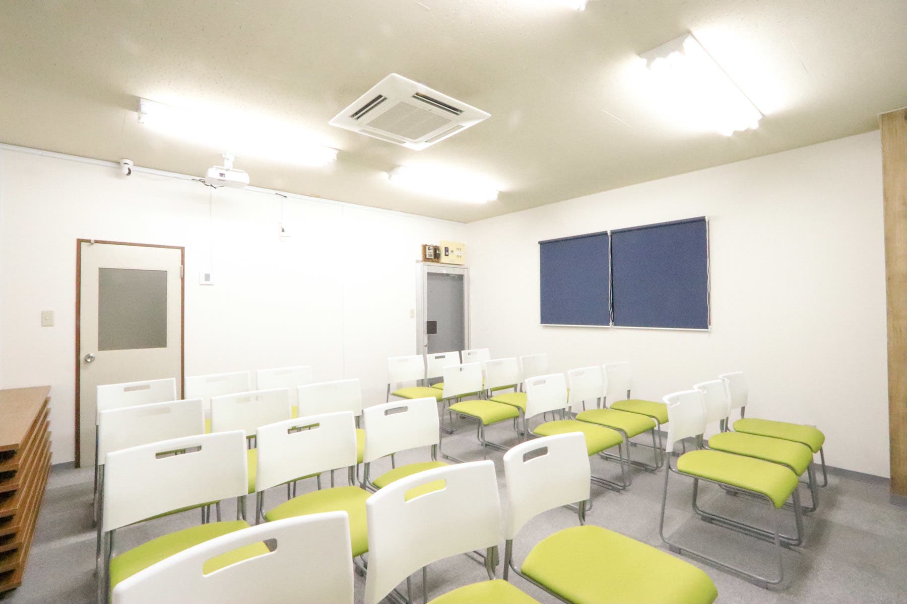 【新宿西口徒歩1分！オフィスビル！同規模で最安！24名】土足可！プロジェクター・WiFi無料！ふれあい貸し会議室 新宿No39の写真21