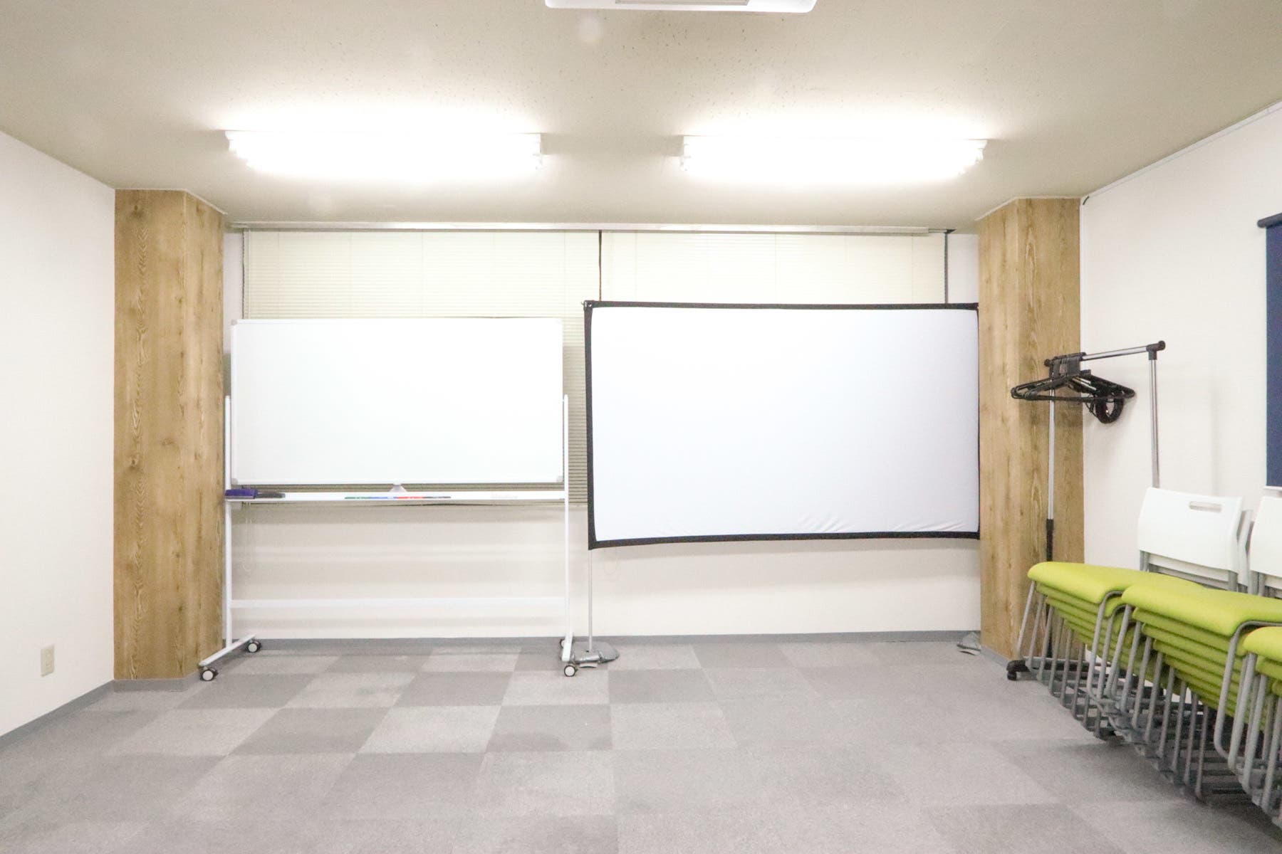 【新宿西口徒歩1分！オフィスビル！同規模で最安！24名】土足可！プロジェクター・WiFi無料！ふれあい貸し会議室 新宿No39の写真22